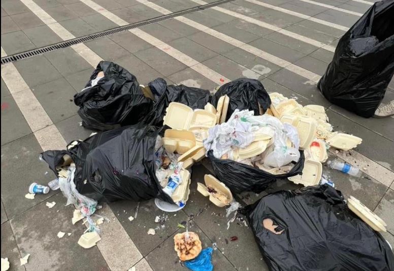 "Bereqeti" sqarohet për mbeturinat pas iftarit: Thasët e pastrimit u ...