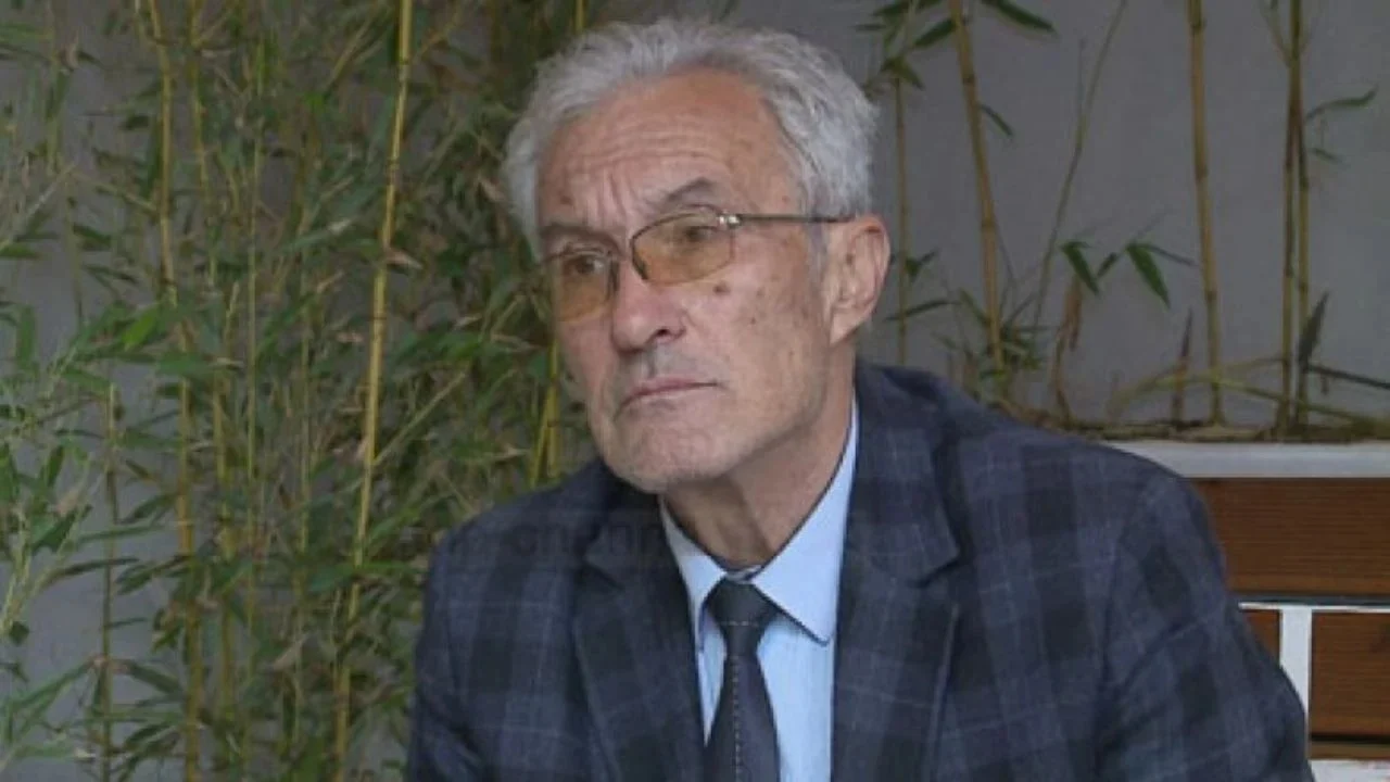 Ndahet nga jeta në moshën 76-vjeçare poeti i njohur shqiptarSinjali Ndahet nga jeta në moshën 76-vjeçare poeti i njohur shqiptarSinjali