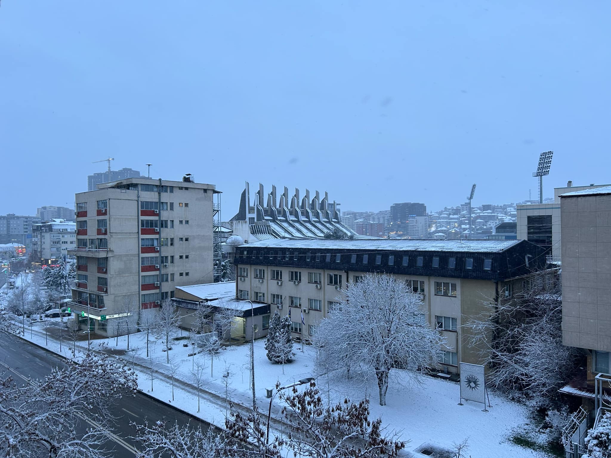 Moti sot: I vranët dhe me fjolla boreSinjali